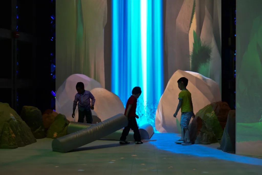 Let This 48-Foot Virtual Waterfall Teach You About The Environment ...