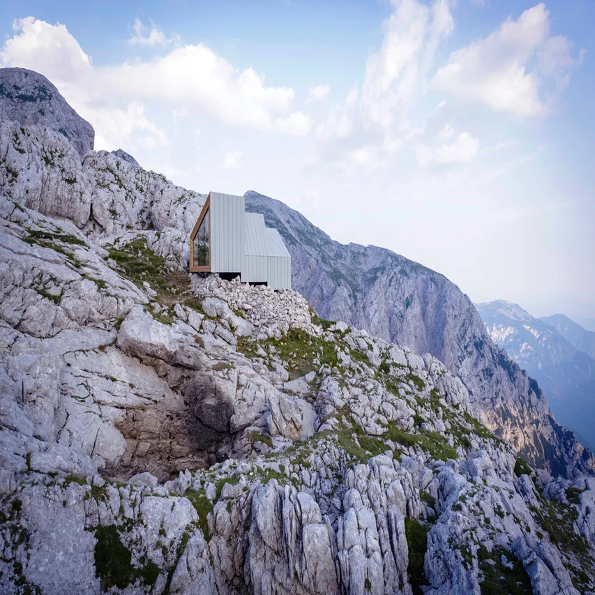 A Stunning Alpine Shelter For Hikers Built To Withstand The Elements ...