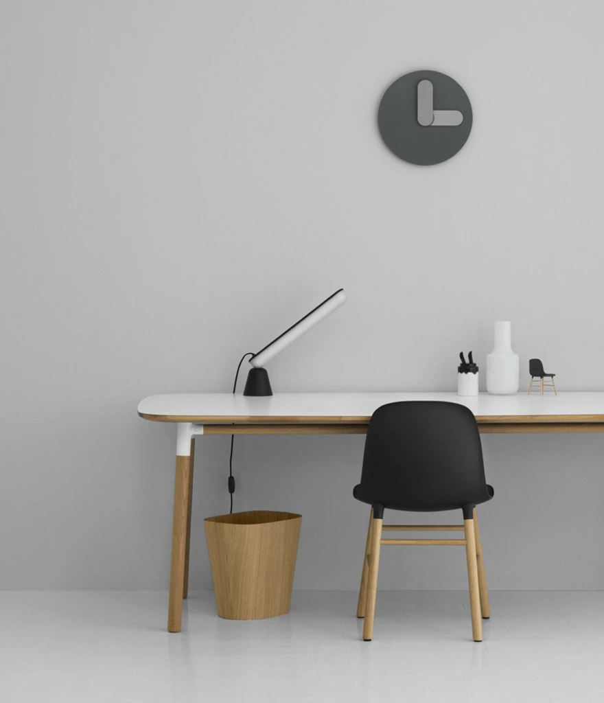 Magnets Make This Flexible Table Lamp Defy Gravity - Fast Company