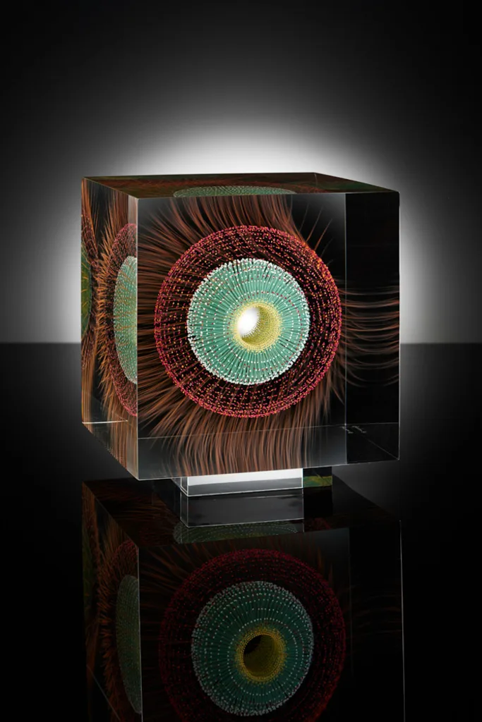 These Alien Glass Paintings Hide An Awesome Optical Illusion Inside ...