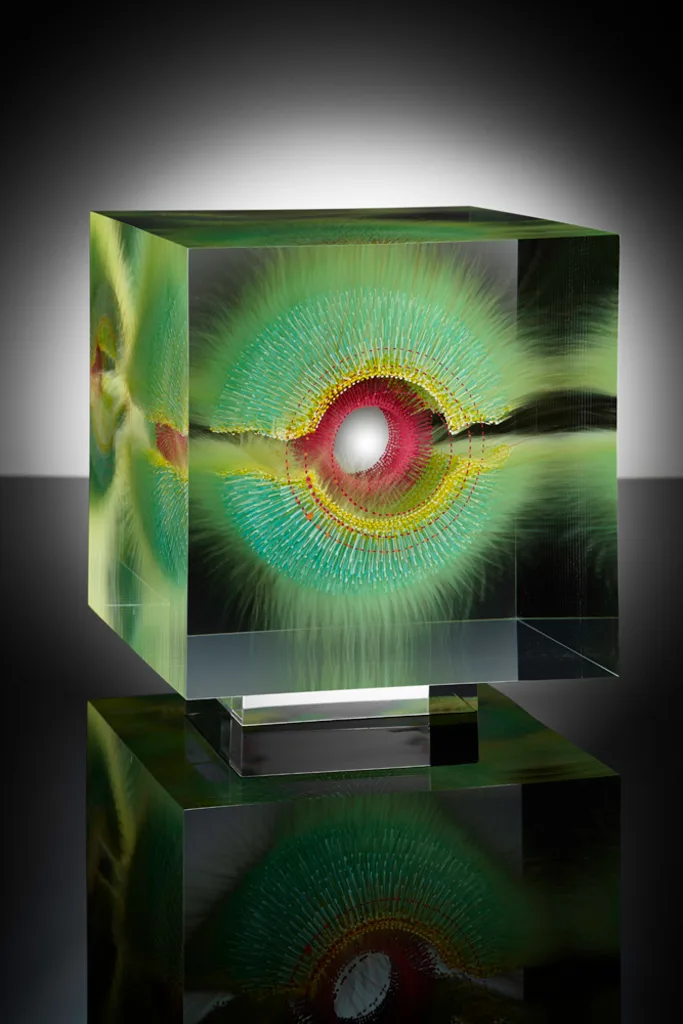 These Alien Glass Paintings Hide An Awesome Optical Illusion Inside ...