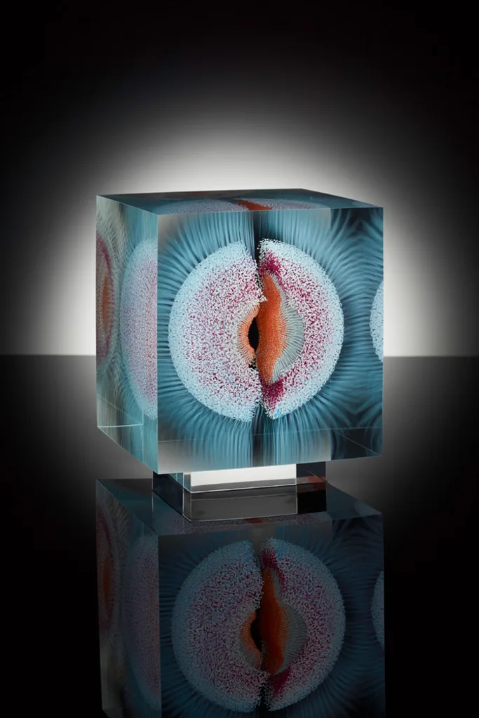 These Alien Glass Paintings Hide An Awesome Optical Illusion Inside ...