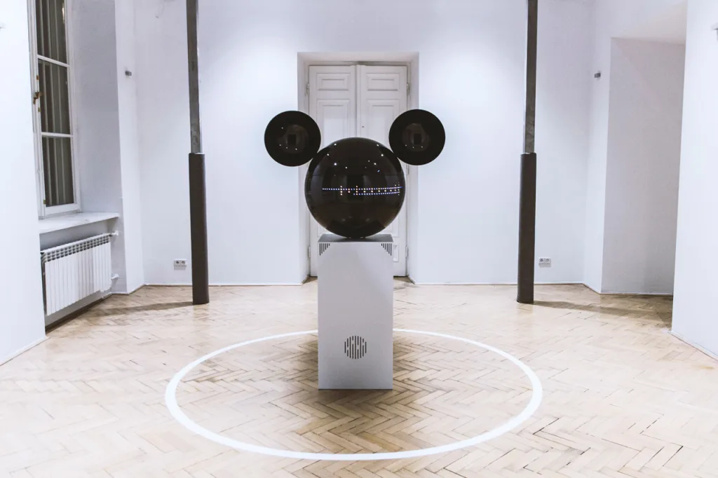 A Robot Mickey Mouse Head Designed To Make Kids Go Nuts - Fast Company