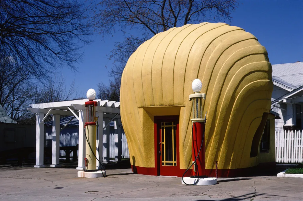 The Man Who Made America's Magnificently Tacky Architecture Famous ...