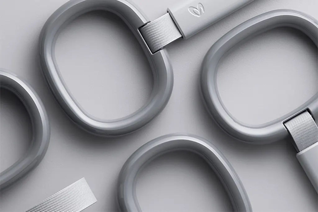 Finally, A Subway Strap Design That Eliminates Awkward Hand Touching ...