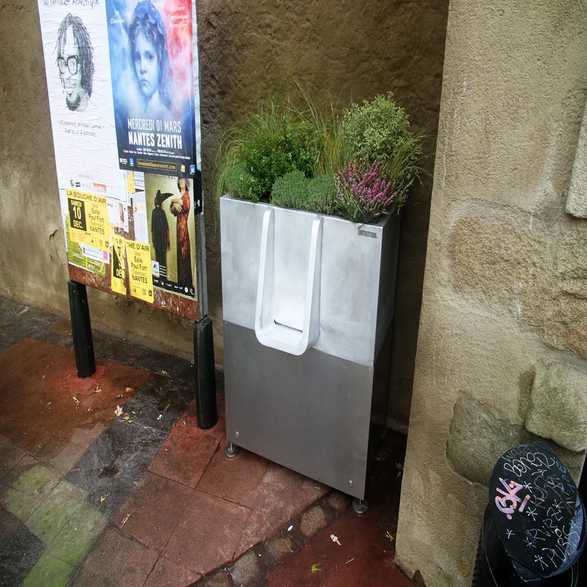 Paris Has An Ingenious Solution To Public Urination: Turn Pee Into ...