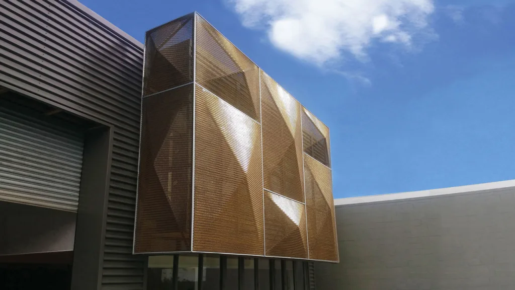 The Lord Of The Rings' Weapons Designer Invented This Cool New Material ...