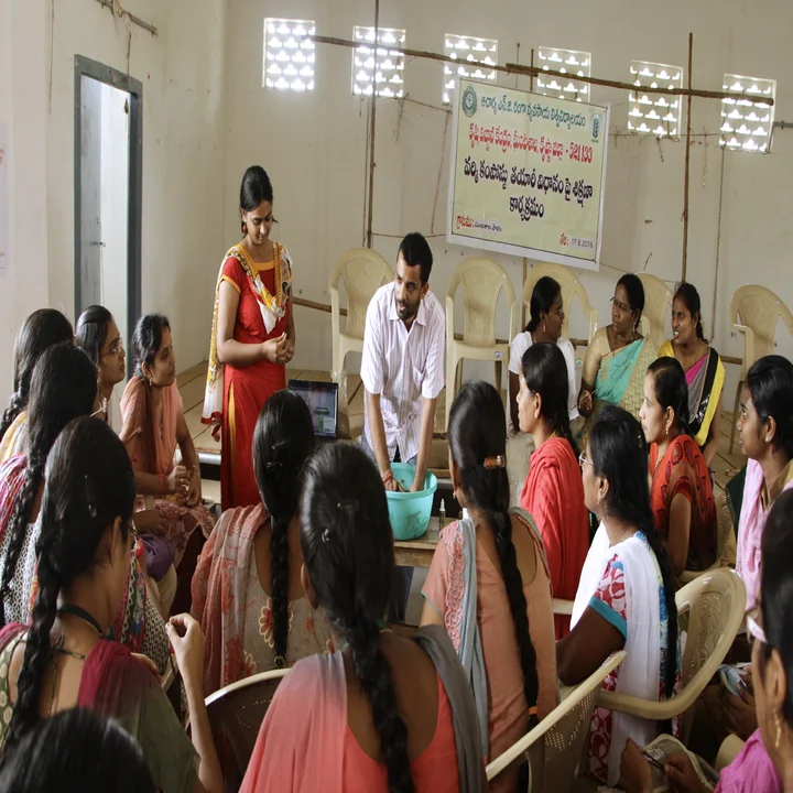 These Indian Entrepreneurs Upcycle Leftover Religious Flowers Into ...