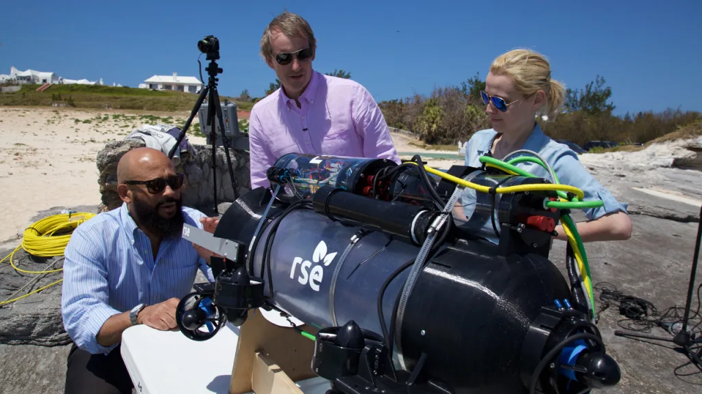 The Inventor Of Roomba Has A New Robot That Sucks Up Invasive Fish ...