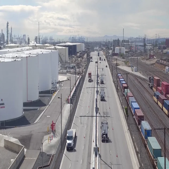 This Electric Highway Powers Trucks Without Recharging - Fast Company