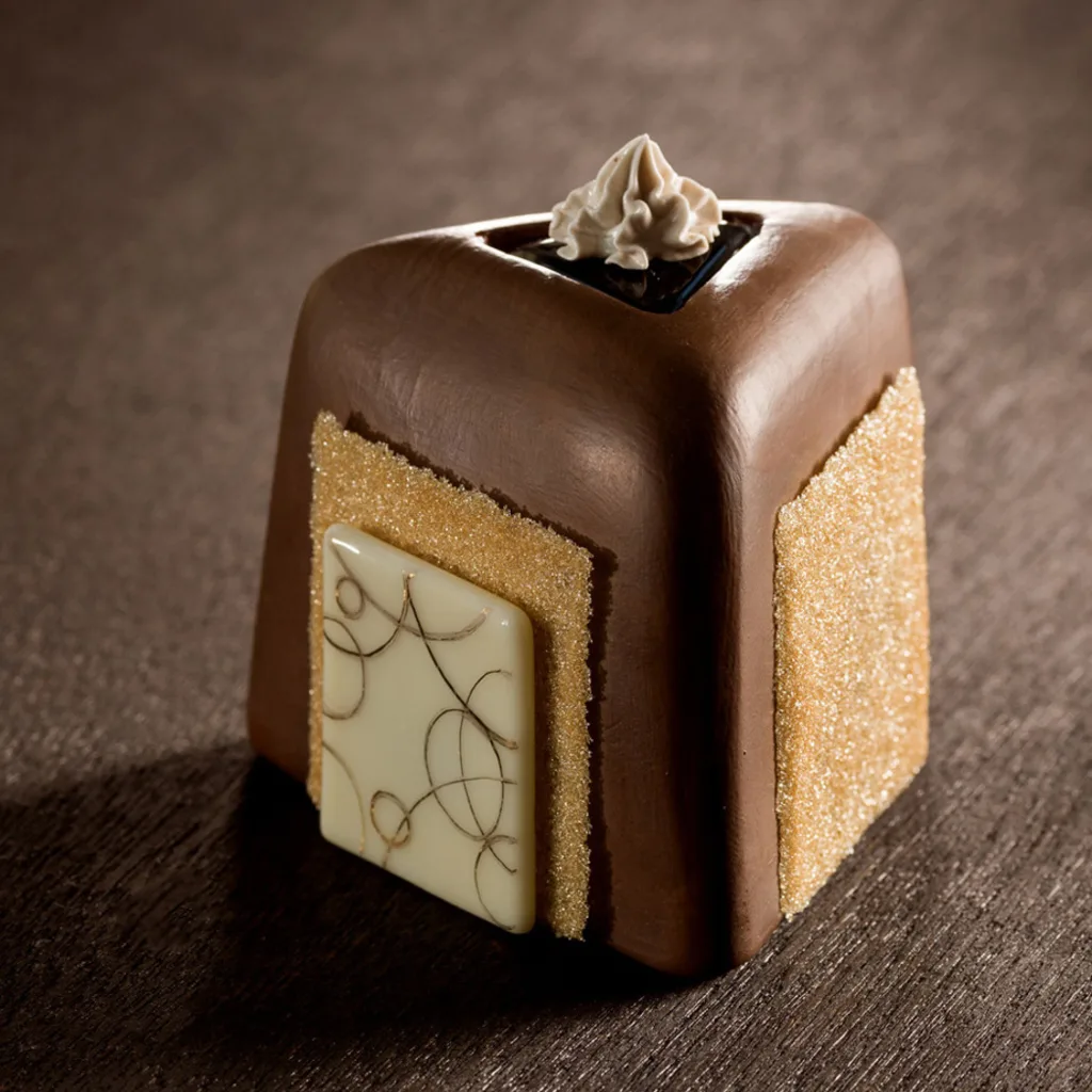 These Hyperrealistic Glass Pastries Are Literal Eye Candy - Fast Company