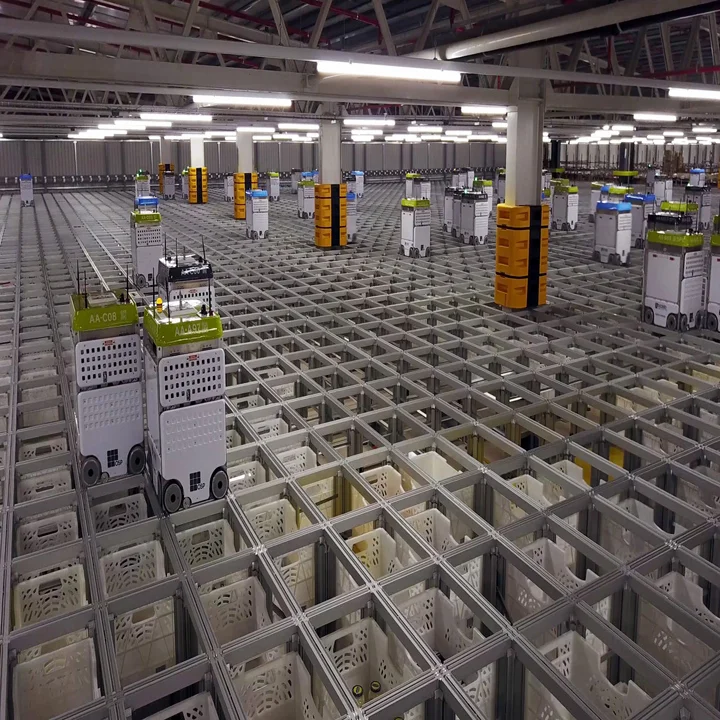 This Robot Swarm Finishes Your Grocery Shopping In Minutes - Fast Company
