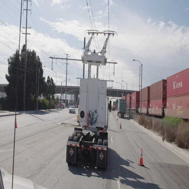 This Electric Highway Powers Trucks Without Recharging - Fast Company