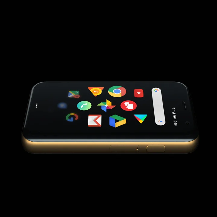 This $350 mini-smartphone helped cure my digital distraction - Fast Company