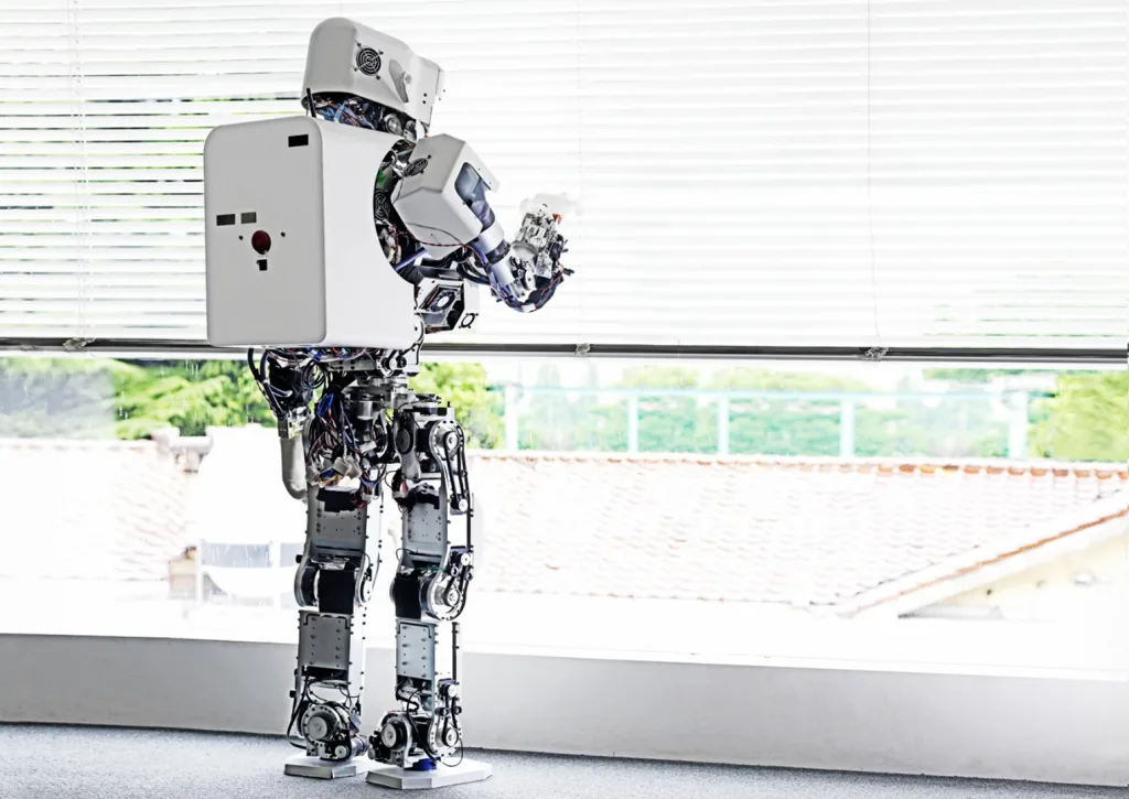 Try not to be creeped out by these eerily human portraits of robots ...