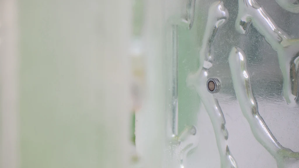 This kit makes it shockingly easy (and pretty) to farm your own algae ...