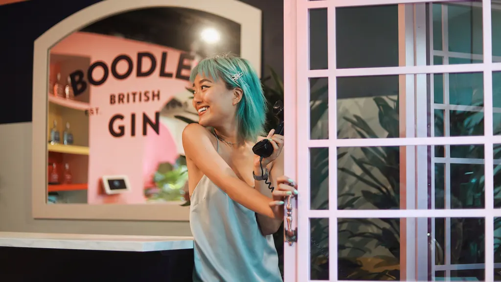 The department store of the future is using actors to sell you stuff ...