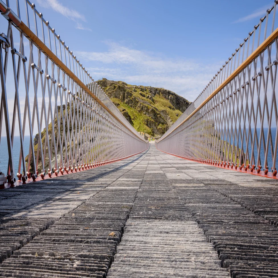 This beautiful but terrifying new footbridge has a gap in the middle ...
