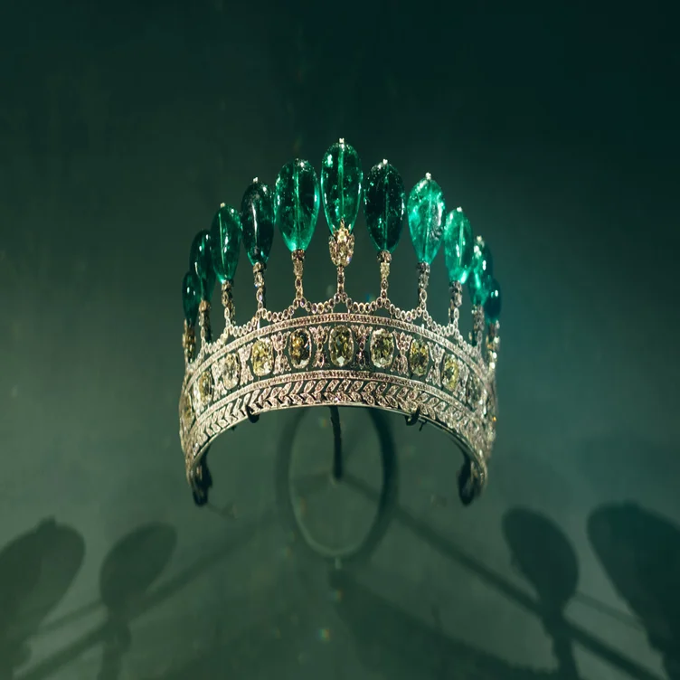 A visual history of the most coveted design object of all: Tiaras ...