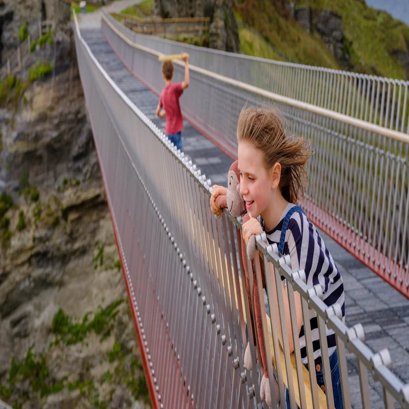 This beautiful but terrifying new footbridge has a gap in the middle ...