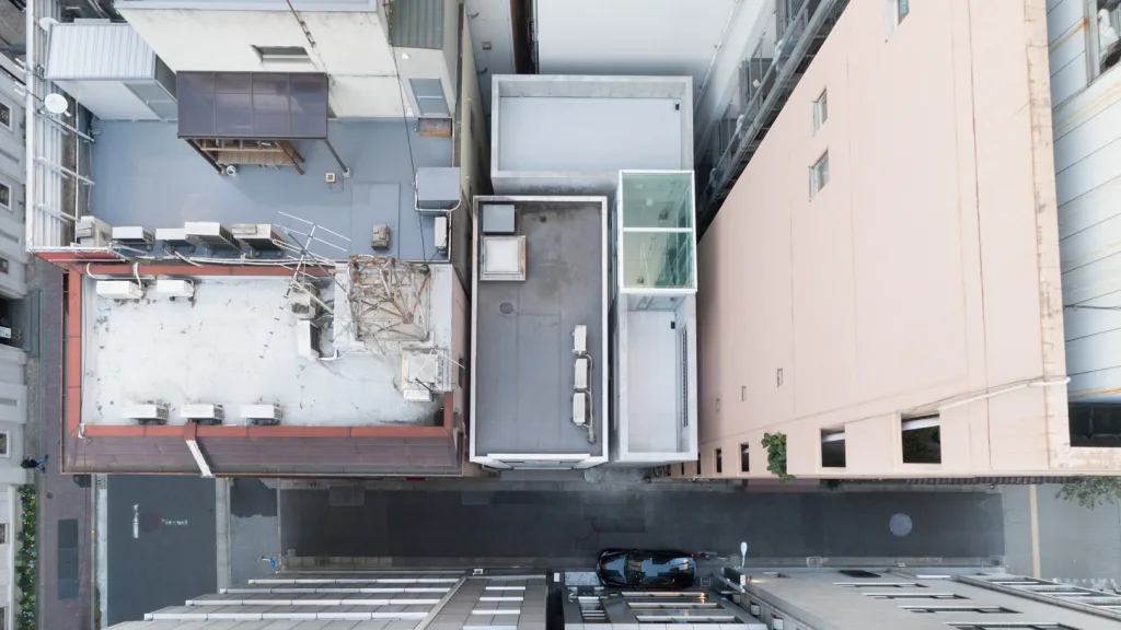 This 9-foot-wide office building is heaven for workplace introverts ...