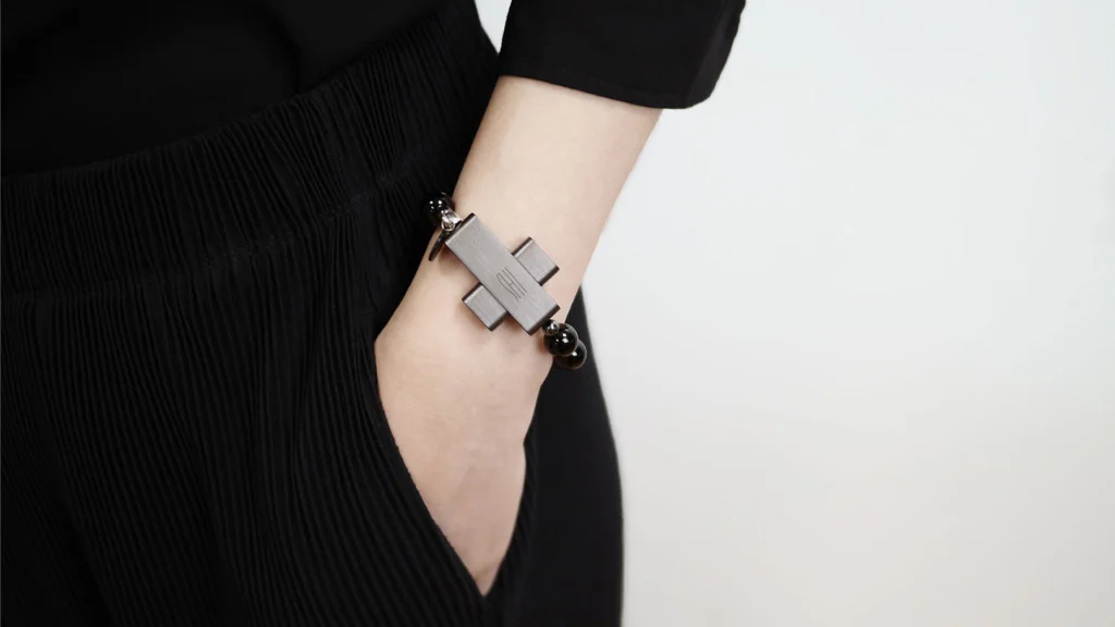 The pope's first wearable is a $110 rosary that tracks your prayers ...