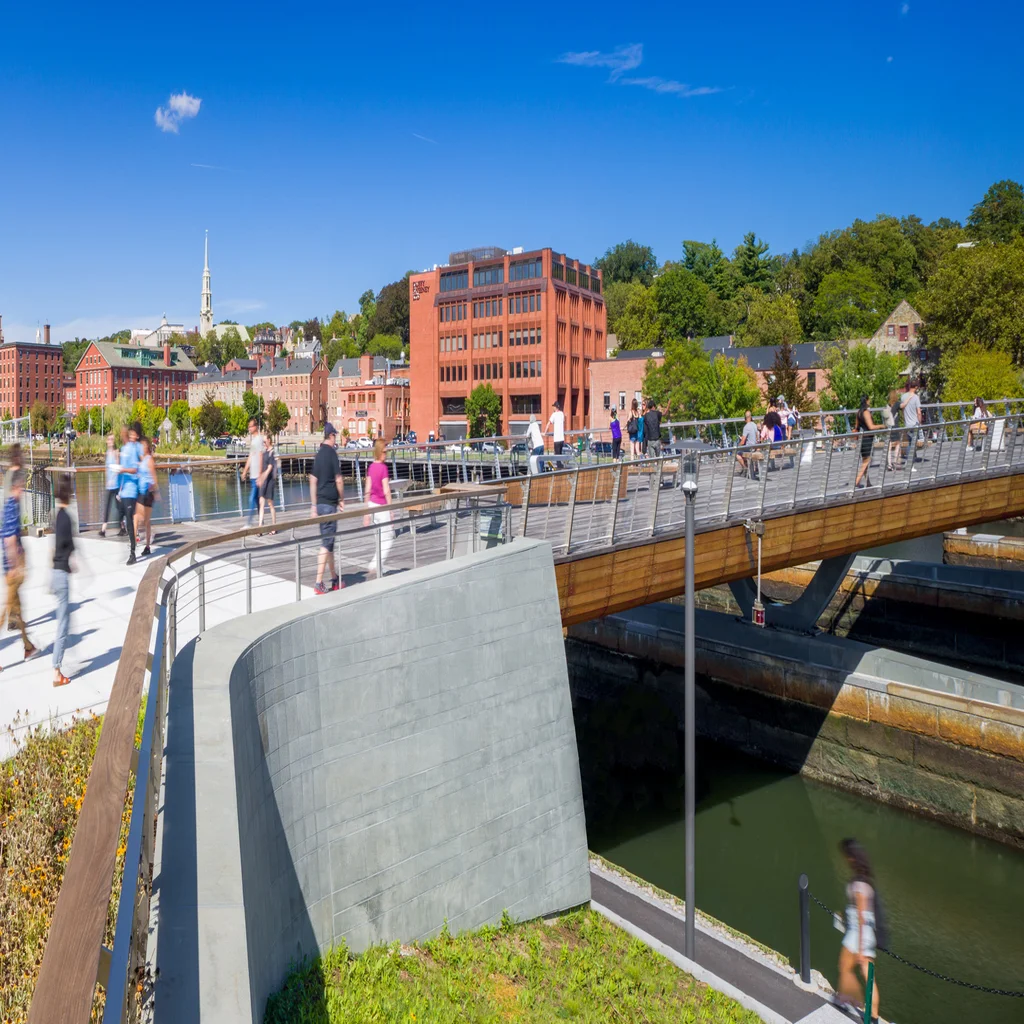 This bridge used to be a highway—now it's for pedestrians - Fast Company