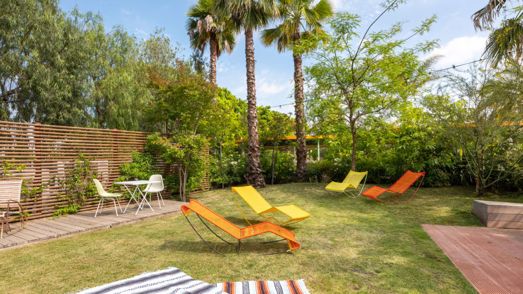 This L.A. parking lot became a lush outdoor coworking space - Fast Company