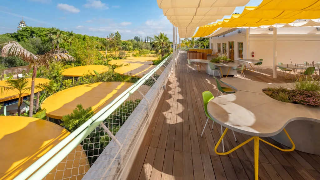 This L.A. parking lot became a lush outdoor coworking space - Fast Company