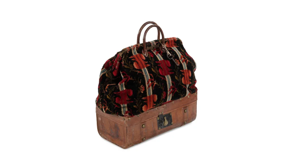 When men carried handbags: The history of an iconic accessory - Fast ...