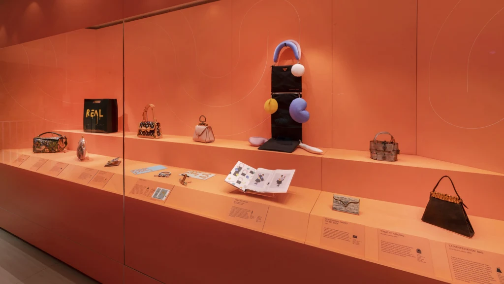 When men carried handbags: The history of an iconic accessory - Fast ...