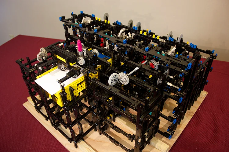 Apple Engineer Creates Elaborate Drawing Machine, Using Legos - Fast ...