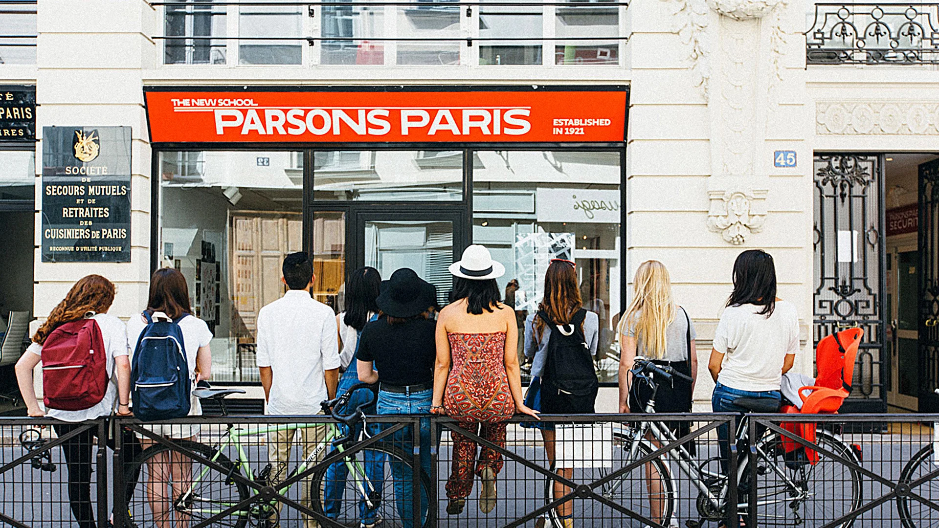 Parsons Paris Logo