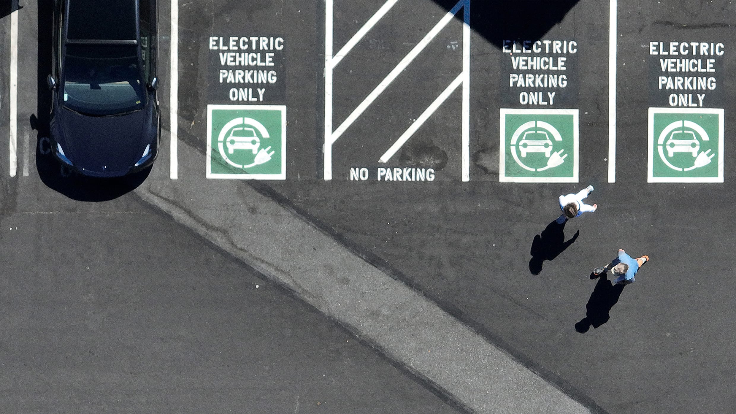 Charging woes are a top concern for EV drivers - Fast Company