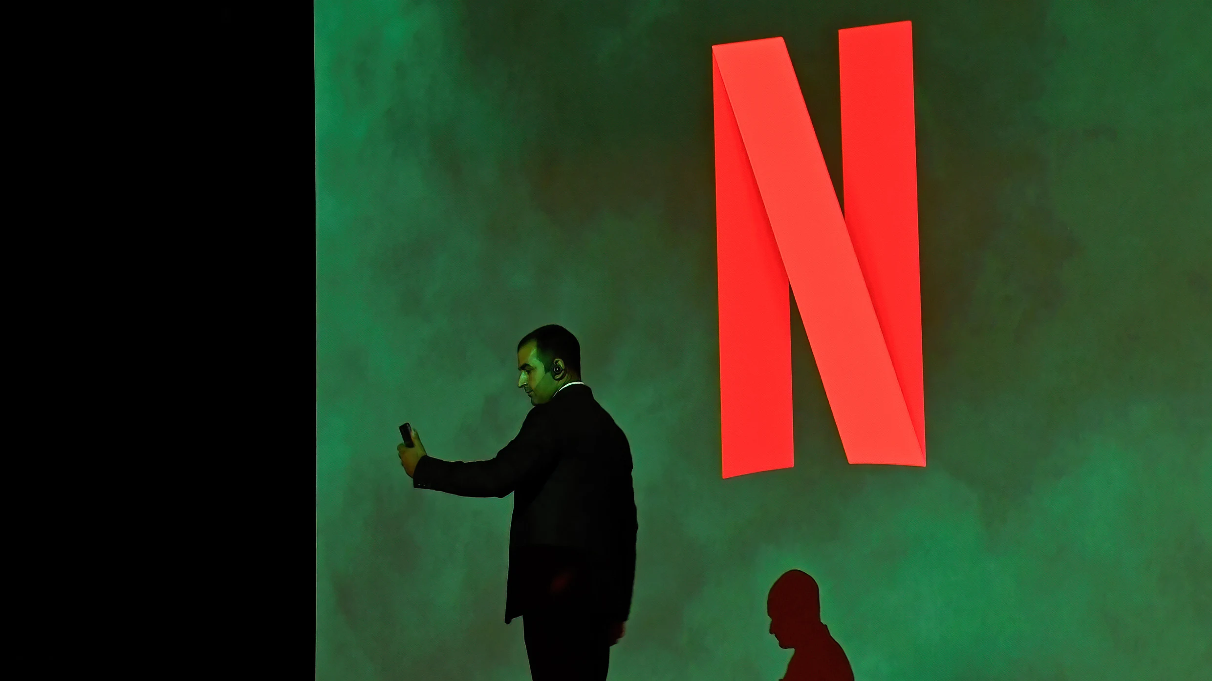 Netflix shares are up, but some analysts are concerned about the ...
