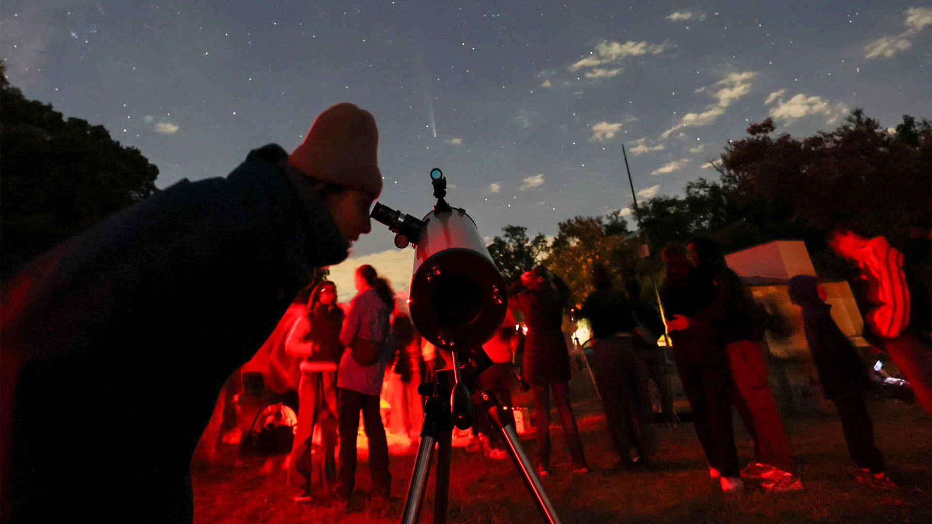 Advocates praise energy firm reducing New Mexico light pollution - Fast ...