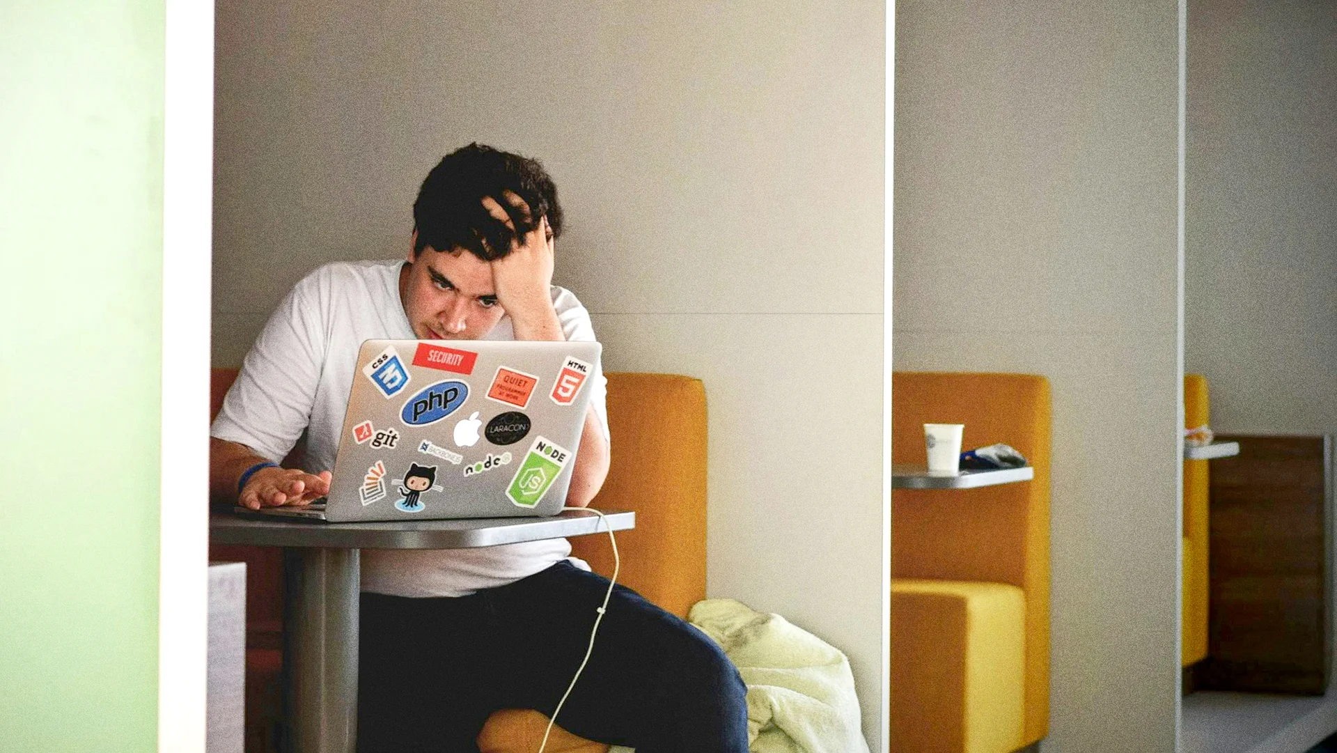 New findings show how stress rewires your brain's sleep pathways - Fast ...