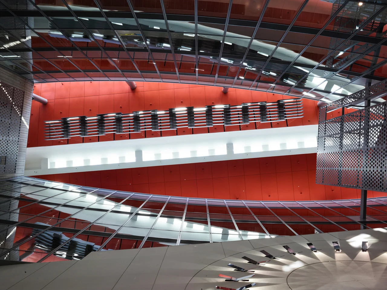 This building's giant sundial shows how much energy it's making - Fast ...