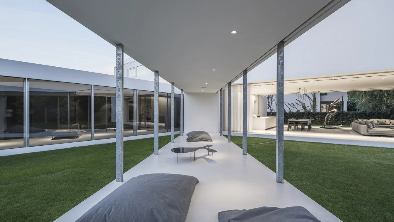 This otherworldly home has a motorized porch that moves with the sun ...