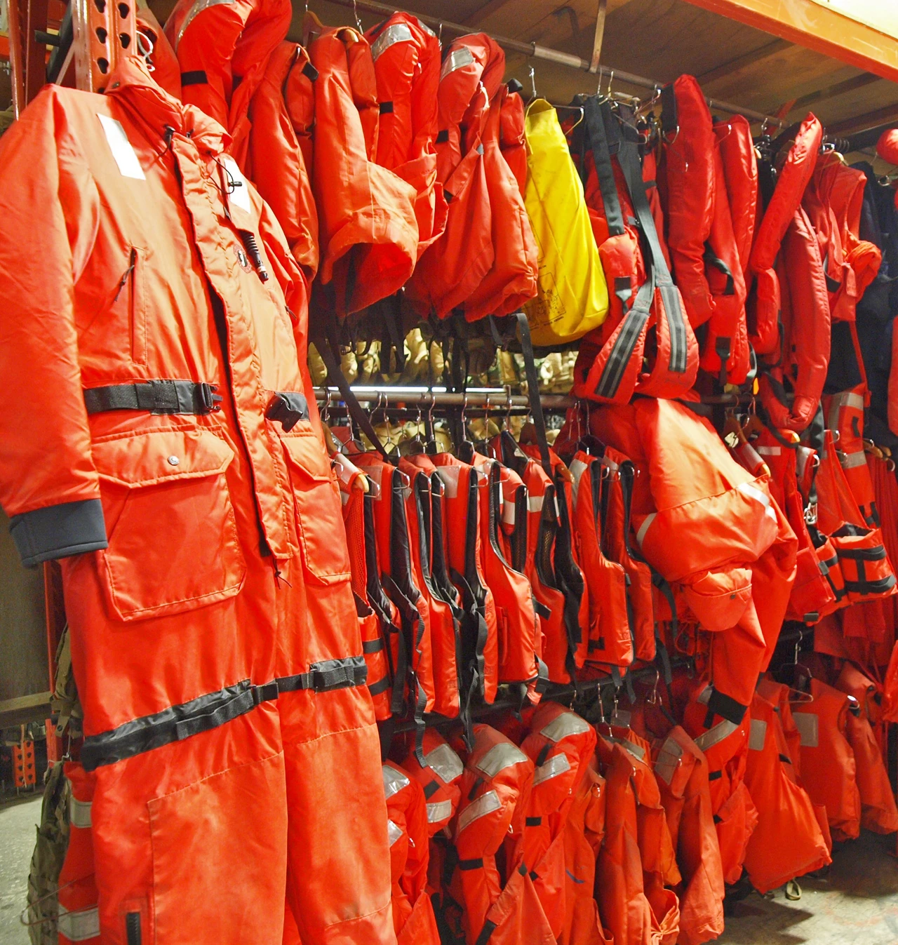 When A Name Brand Just Won't Do: Hollywood's Best Fake Products - Fast ...