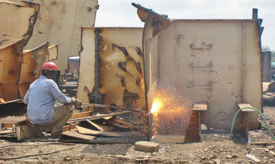 How This Texas Town Owns The U.S. Naval Ship-Recycling Industry - Fast ...