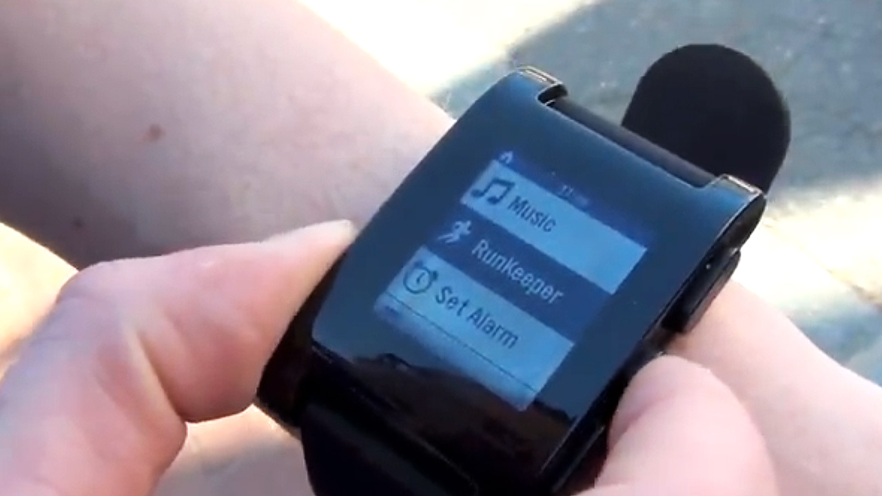 Pebble's Smartwatch Gets Its First Fitness App, From RunKeeper - Fast ...