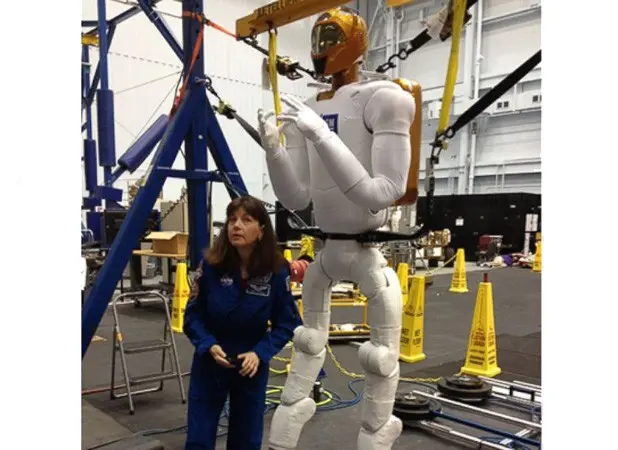 NASA's Robot Astronaut Is Getting Legs, But They Don't Resemble A Human ...