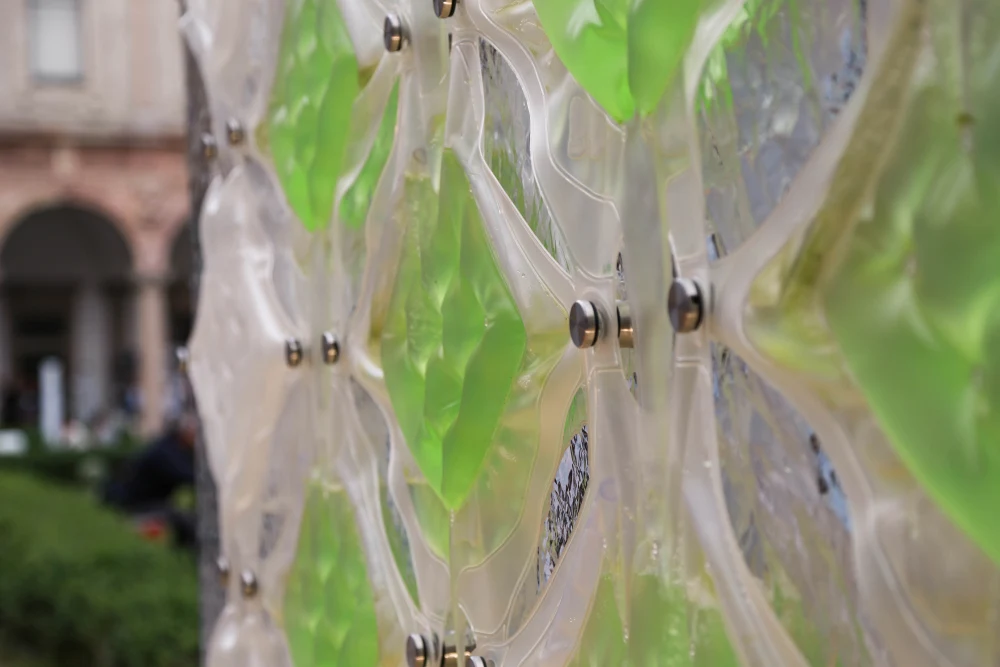 These Algae Farms Cover The Walls Of Buildings And Soak Up Carbon ...