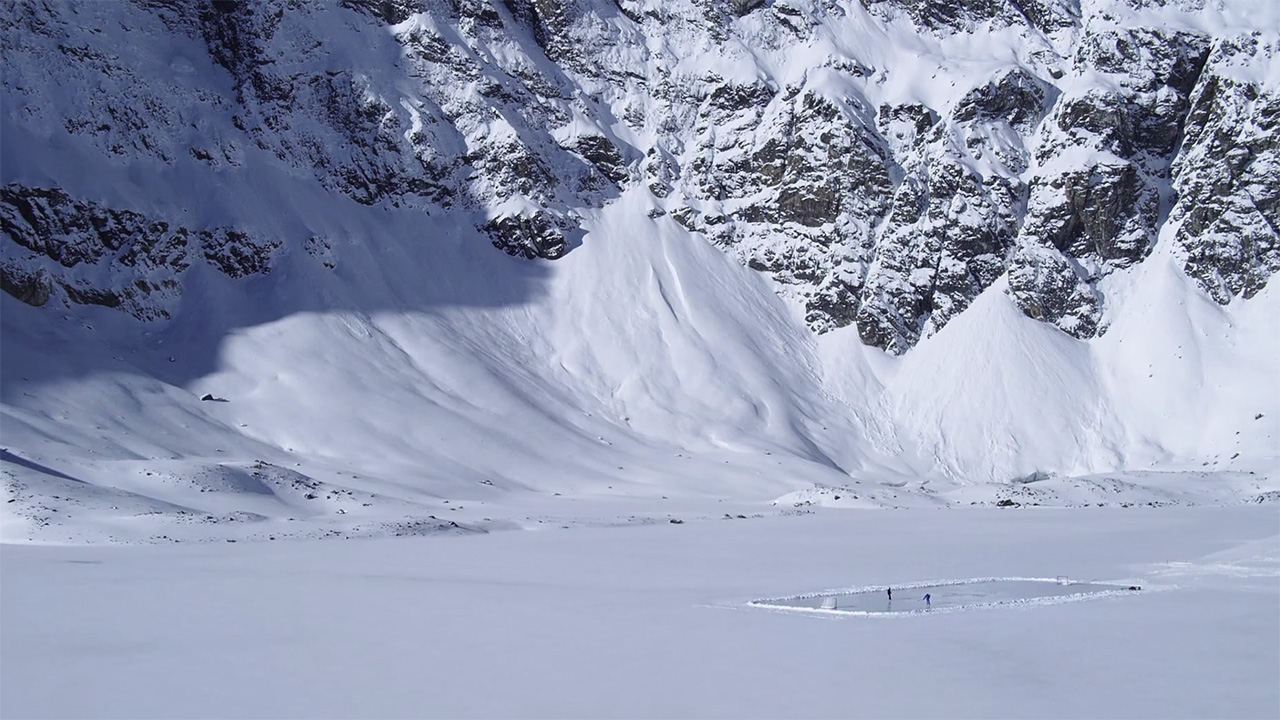 Molson Built An Epic Hockey Rink On Top Of A Mountain - Fast Company