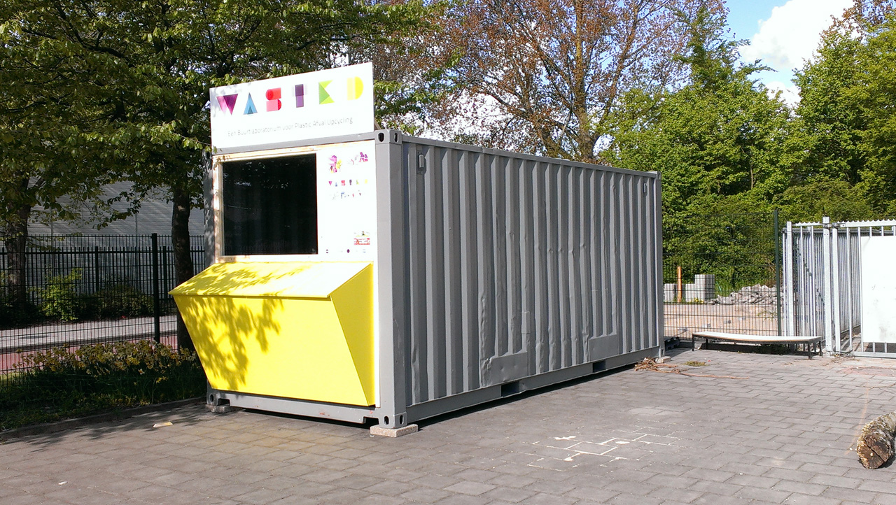 This Neighborhood Recycling Lab Turns Plastic Into Building Blocks To ...