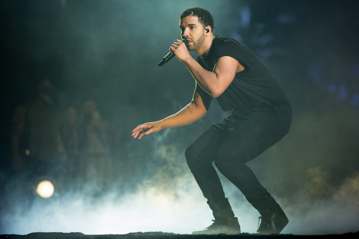 Drake Responds To Ghostwriting Accusations The Only Way He Knows How ...