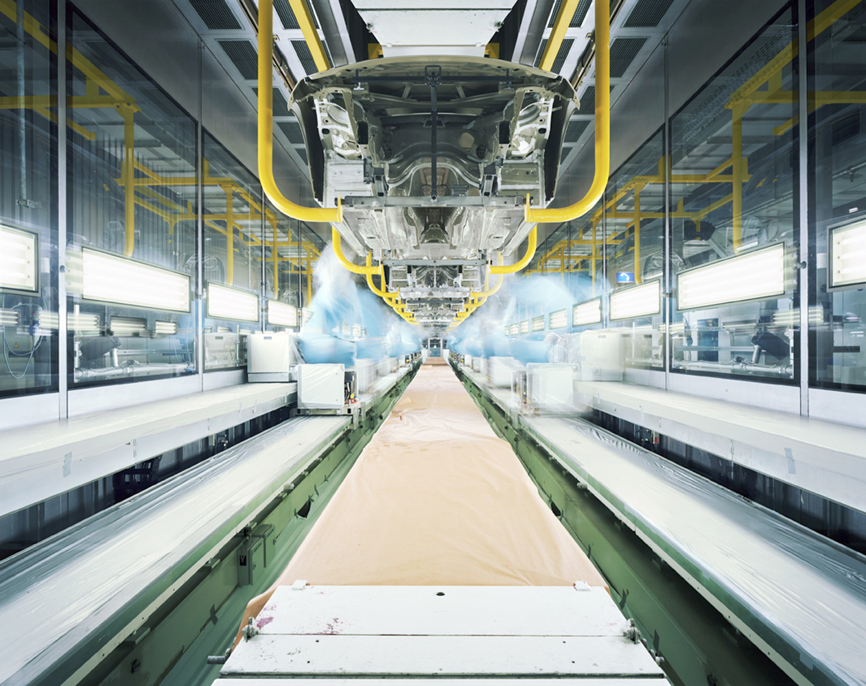 What A Futuristic Car Factory Looks Like When Work Stops And Humans ...