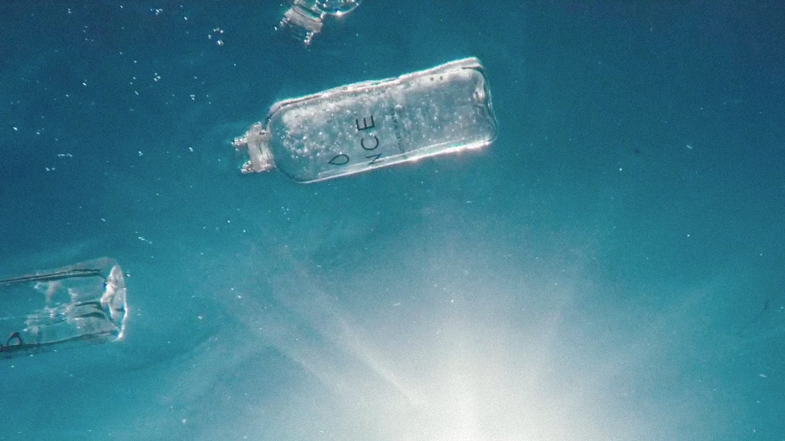Bobble's Fake Water Brand Brilliantly Spoofs Millennial Advertising ...