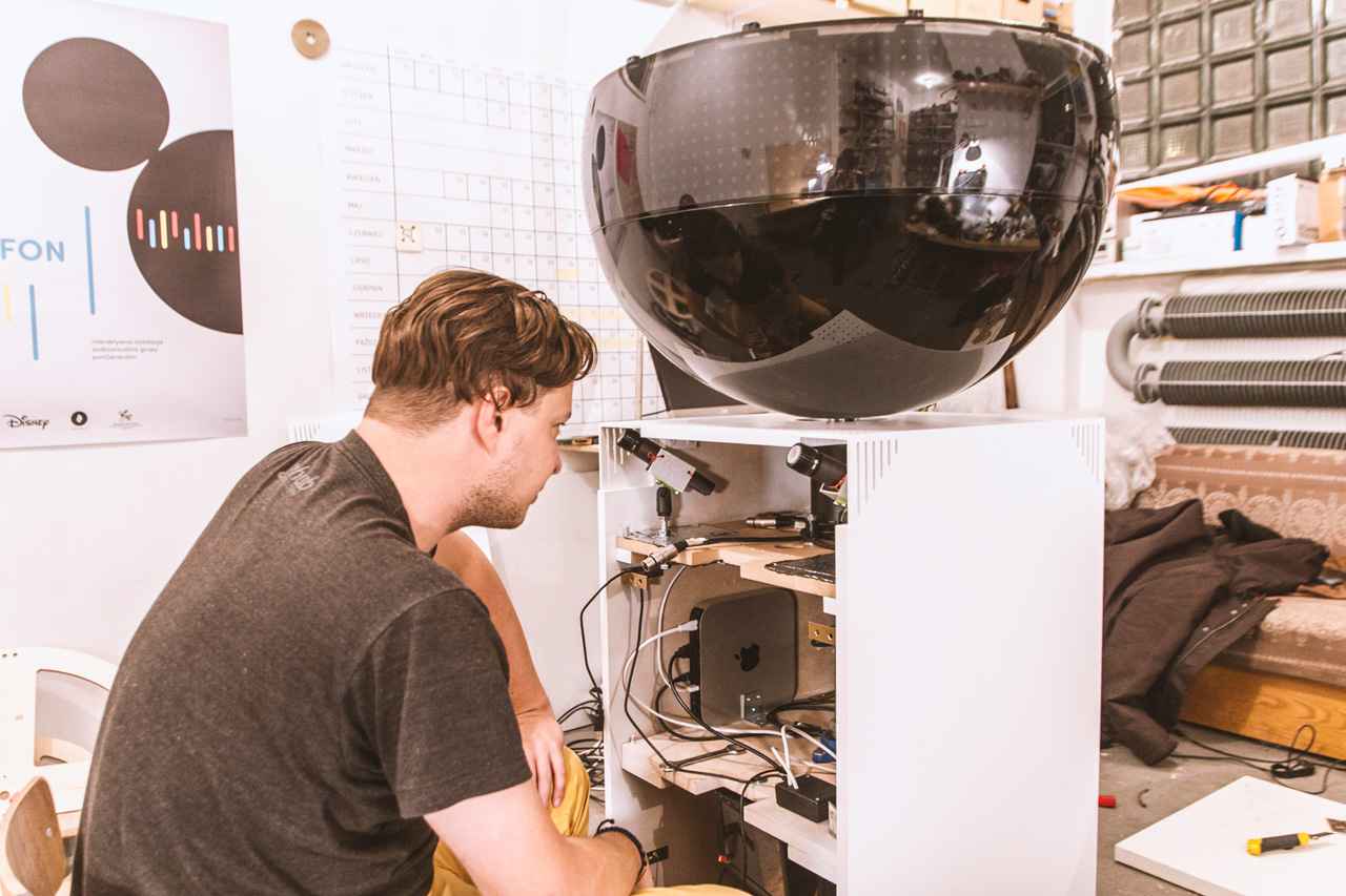 A Robot Mickey Mouse Head Designed To Make Kids Go Nuts - Fast Company